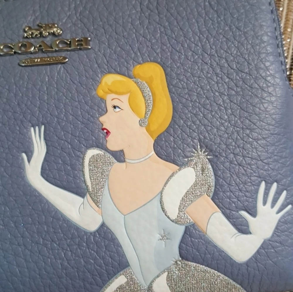 Coach Disney X Cinderella Medium Zip Wallet - Gem